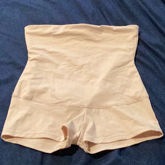 Maidenform | Intimates & Sleepwear | Euc Maidenform Shaping Brief ...